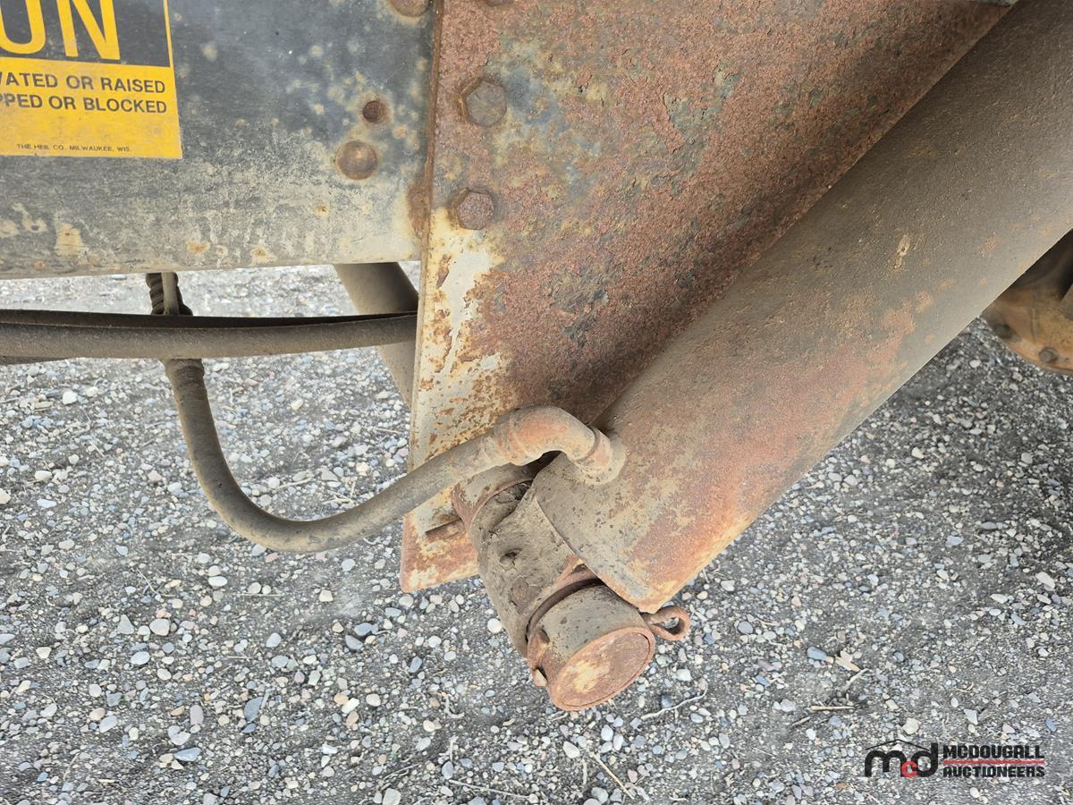 1975 Ford 800 T/A Truck